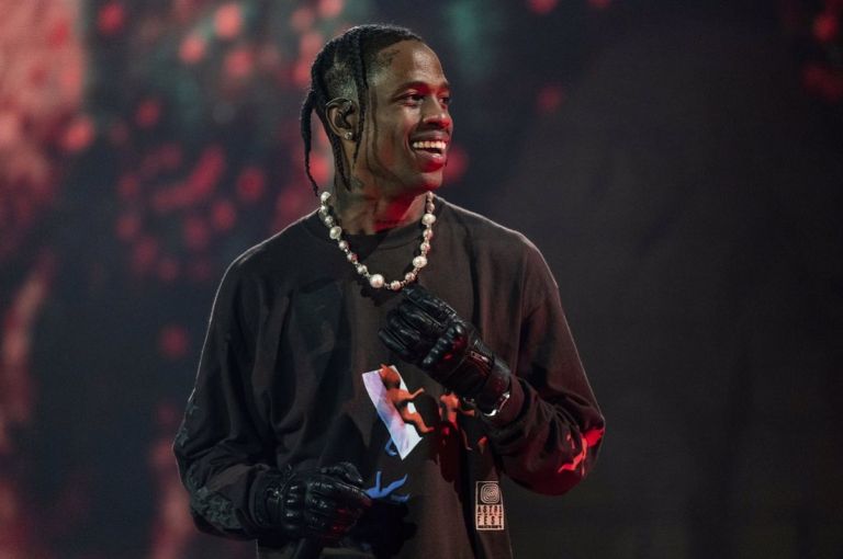 El rapero Travis Scott reapareció tras la avalancha humana que dejó ...