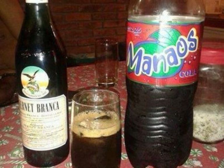 Asado violento: su novia lo golpeó por preparar fernet con Manaos ...